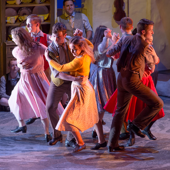 Fadó Fado - National Folk Theatre of Ireland - Interior Dance Scene ...