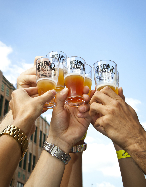 Bier-Yoga und Dockfestival: Bierkult in Rockford - Mortimer