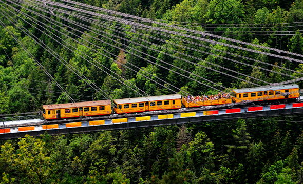 Train_Jaune_©_Office_de_Tourisme_Font_Romeu - Mortimer