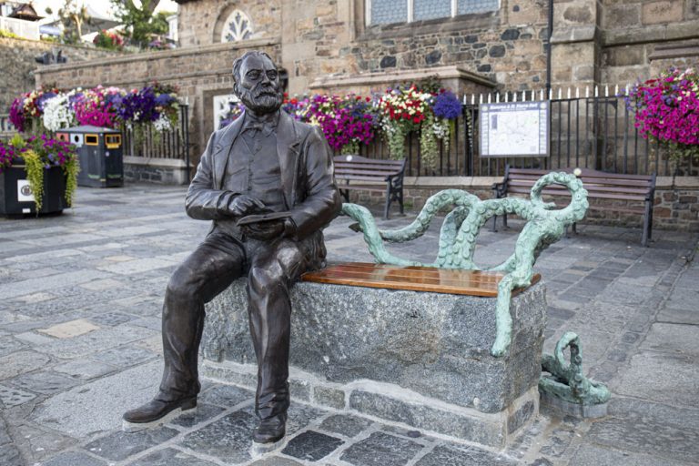 Neue Hommage an Victor Hugo auf Guernsey - Mortimer