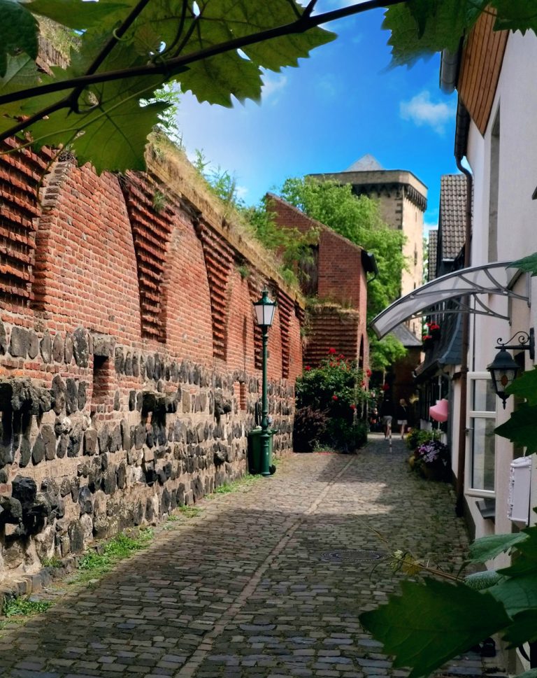 Das Mittelalter erwacht in Zons am Rhein - Mortimer Reisemagazin